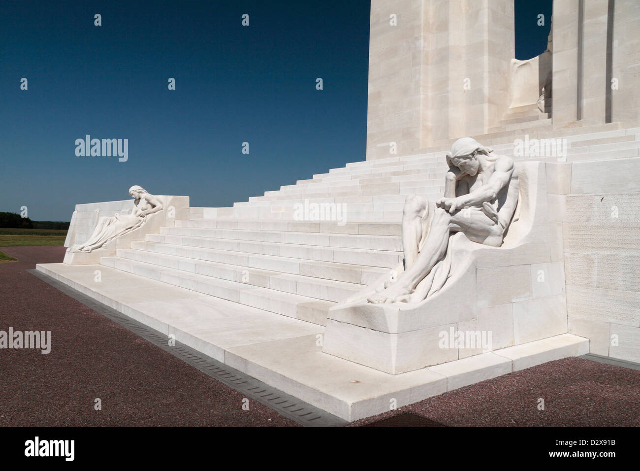 The Mourning Parents statues, "Canadian World War One Memorial, Vimy ...