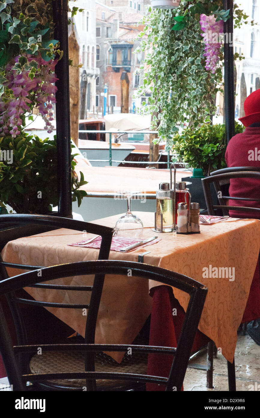 Venitian cafe hi-res stock photography and images - Alamy