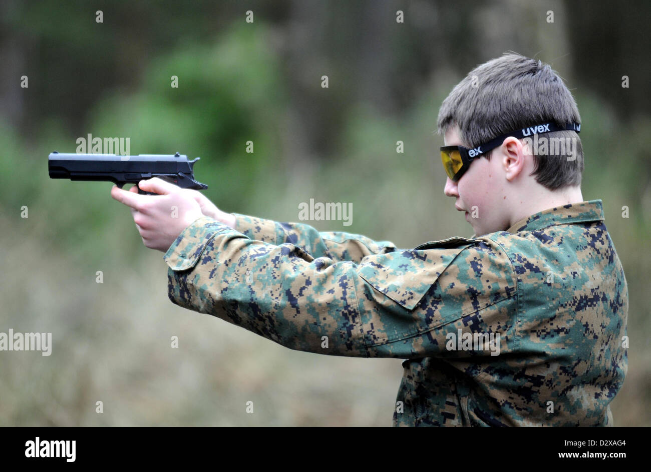 Airsoft shoot hi-res stock photography and images - Alamy