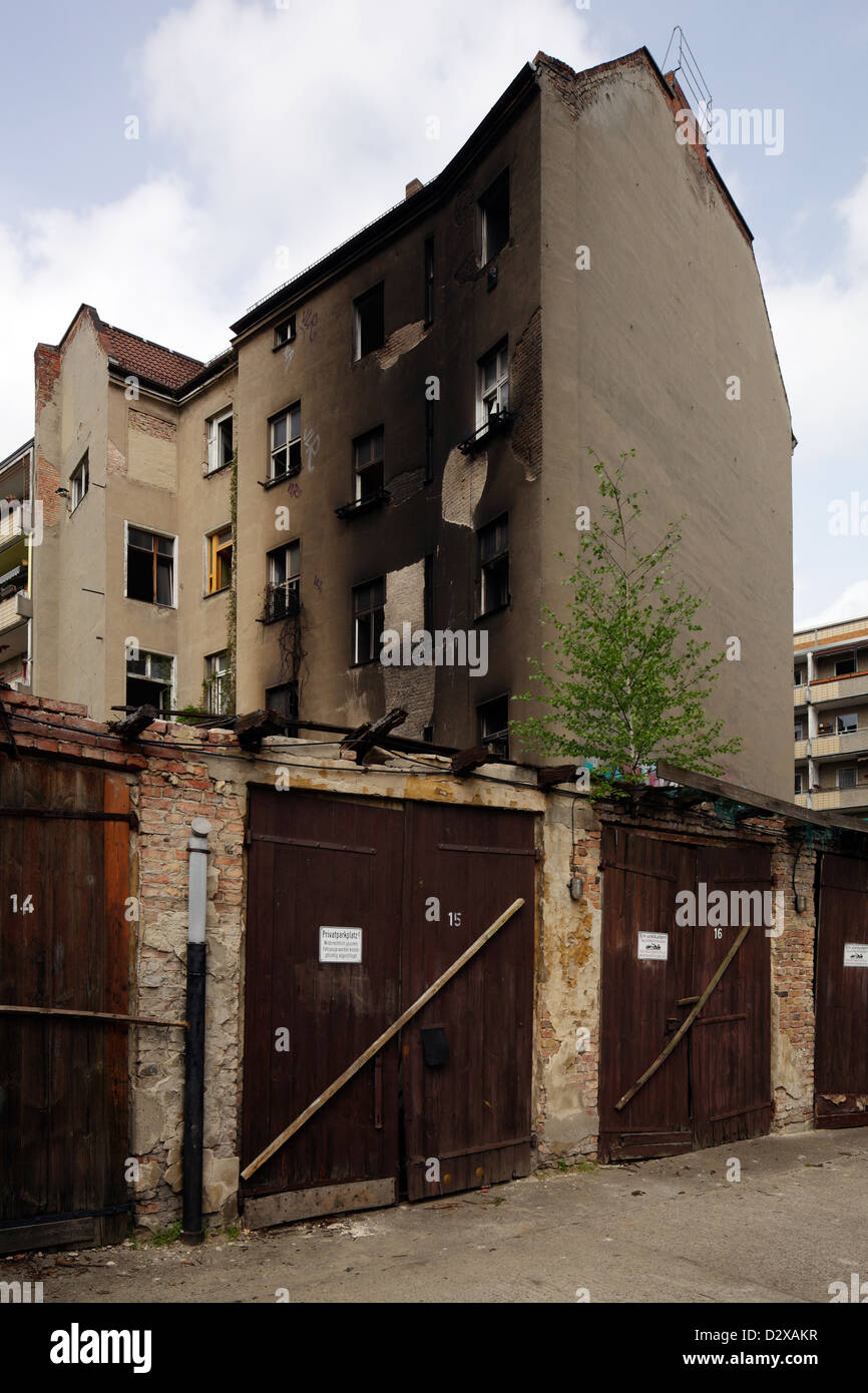 Burned down building hi-res stock photography and images - Alamy
