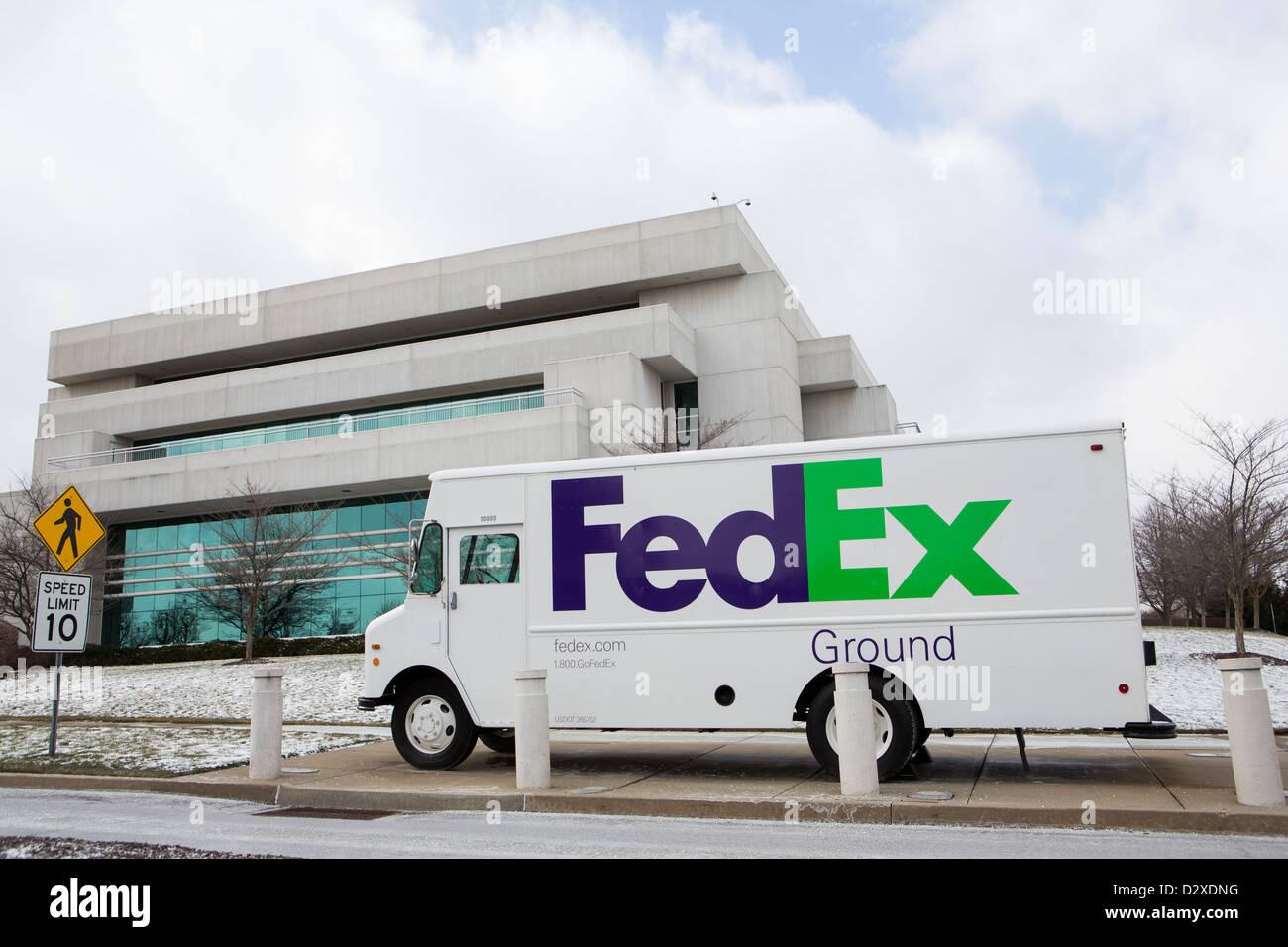 Fedex headquarters hi-res stock photography and images - Alamy