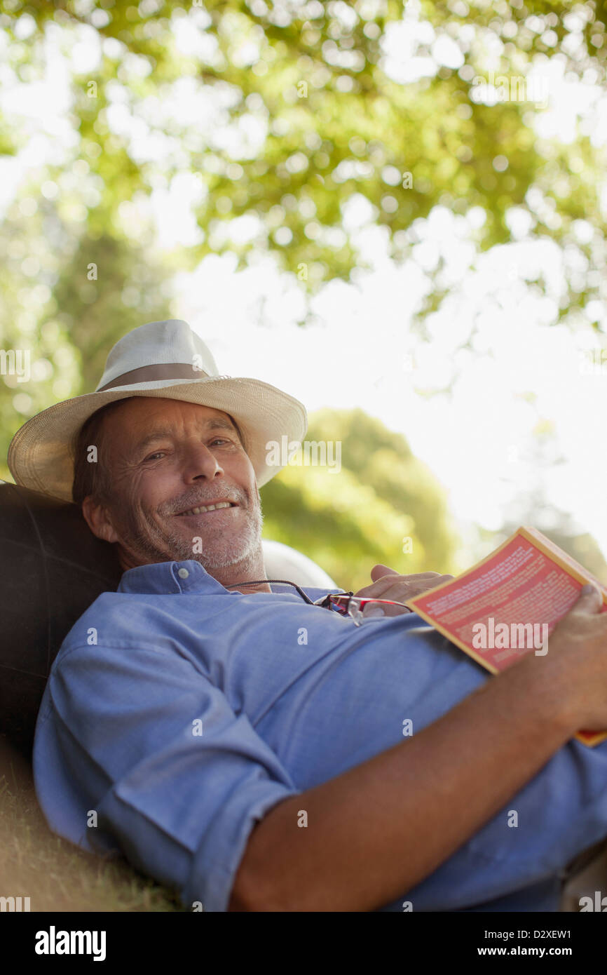 Guy laying down side hi-res stock photography and images - Alamy
