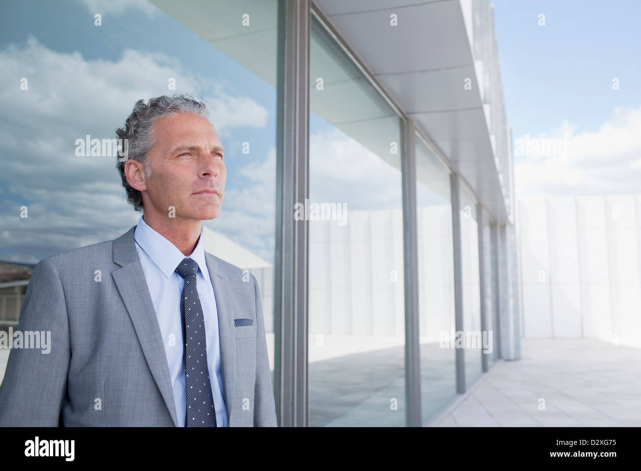 Outside outdoors urban building hi-res stock photography and images - Alamy