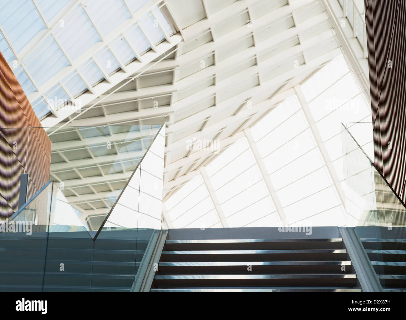 Atrium and staircase hi-res stock photography and images - Alamy