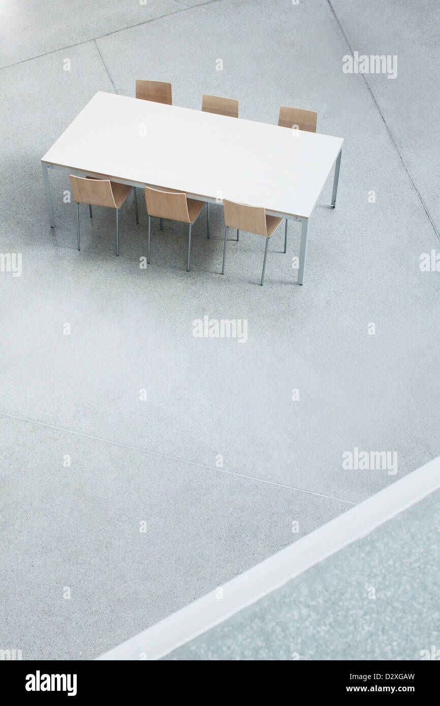 Empty conference table hi-res stock photography and images - Alamy