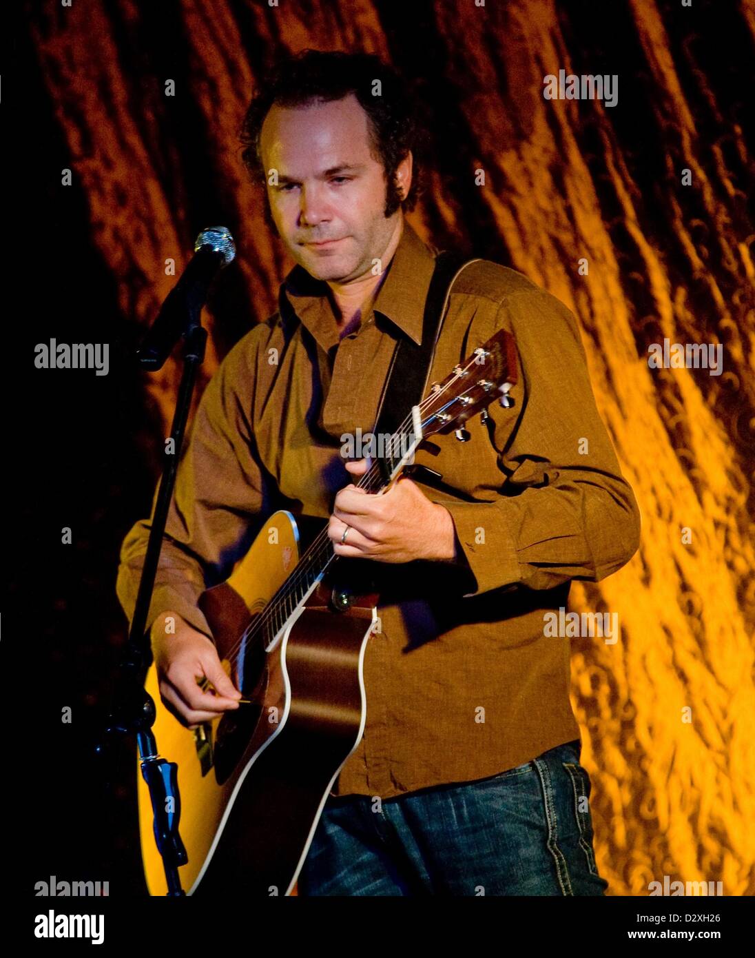 John ondrasik hi-res stock photography and images - Alamy
