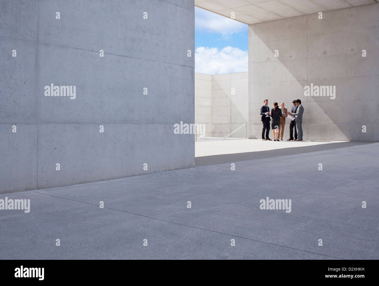Building outside meeting * hi-res stock photography and images - Alamy
