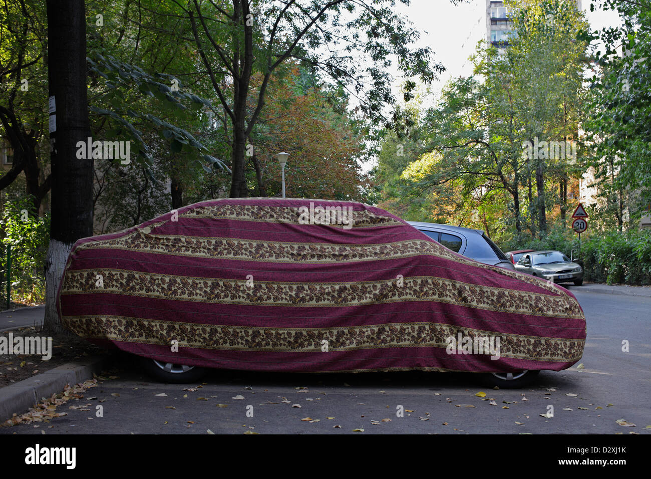 Car covered with cloth hi-res stock photography and images - Alamy