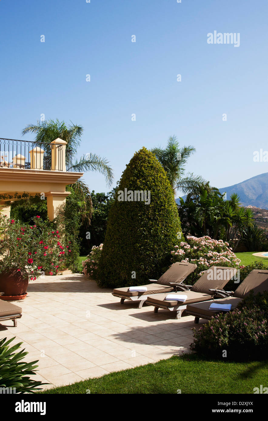 Poolside seating hi-res stock photography and images - Alamy
