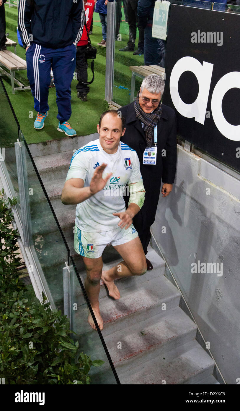 Six Nations rugby. Italy vs France. A barefooted Italian captain Sergio ...