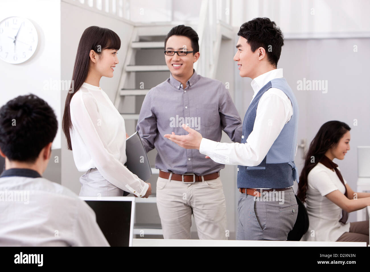 Modern office workers open plan hi-res stock photography and images - Alamy