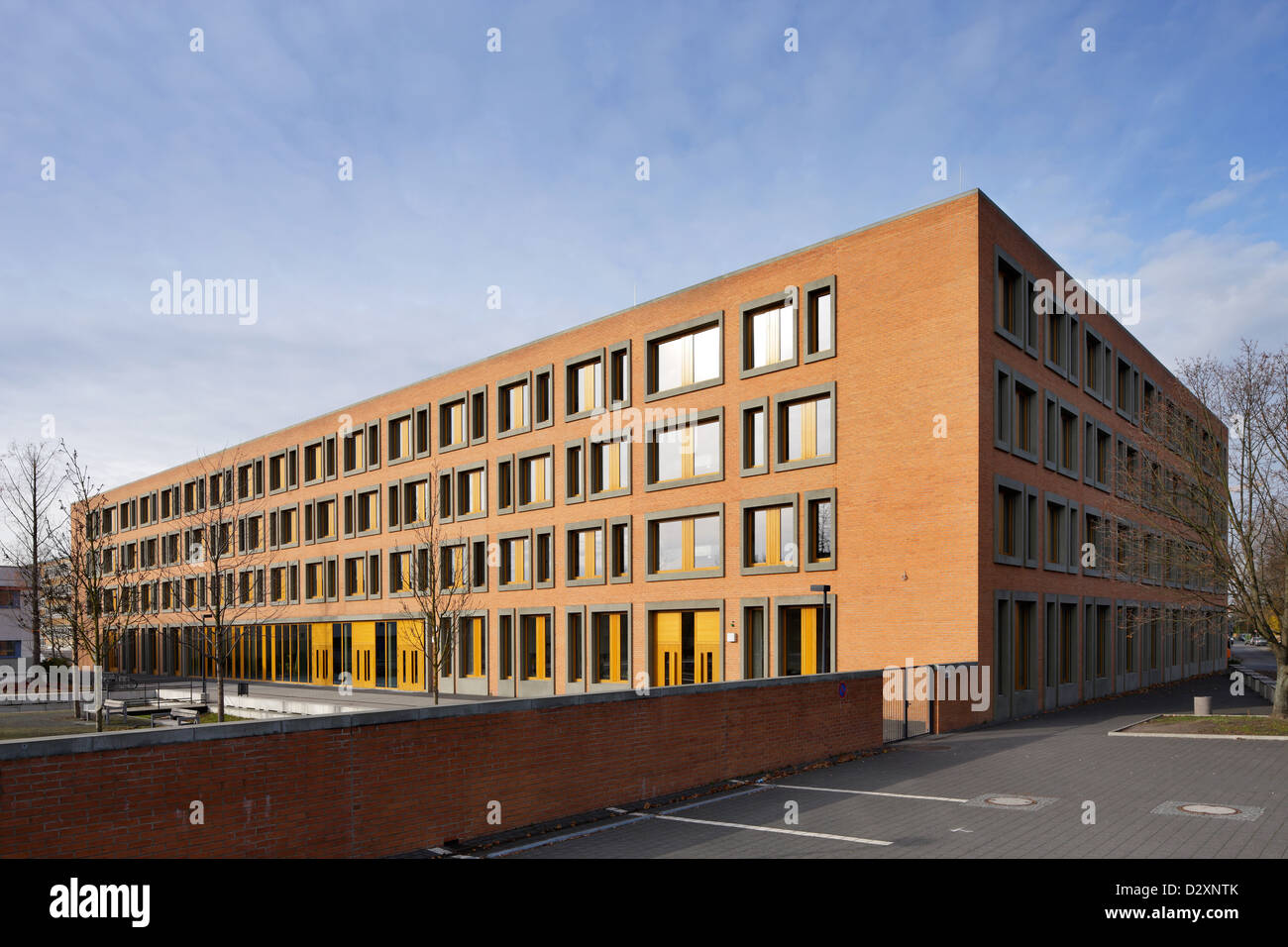 Advanced technology teaching school hi-res stock photography and images ...