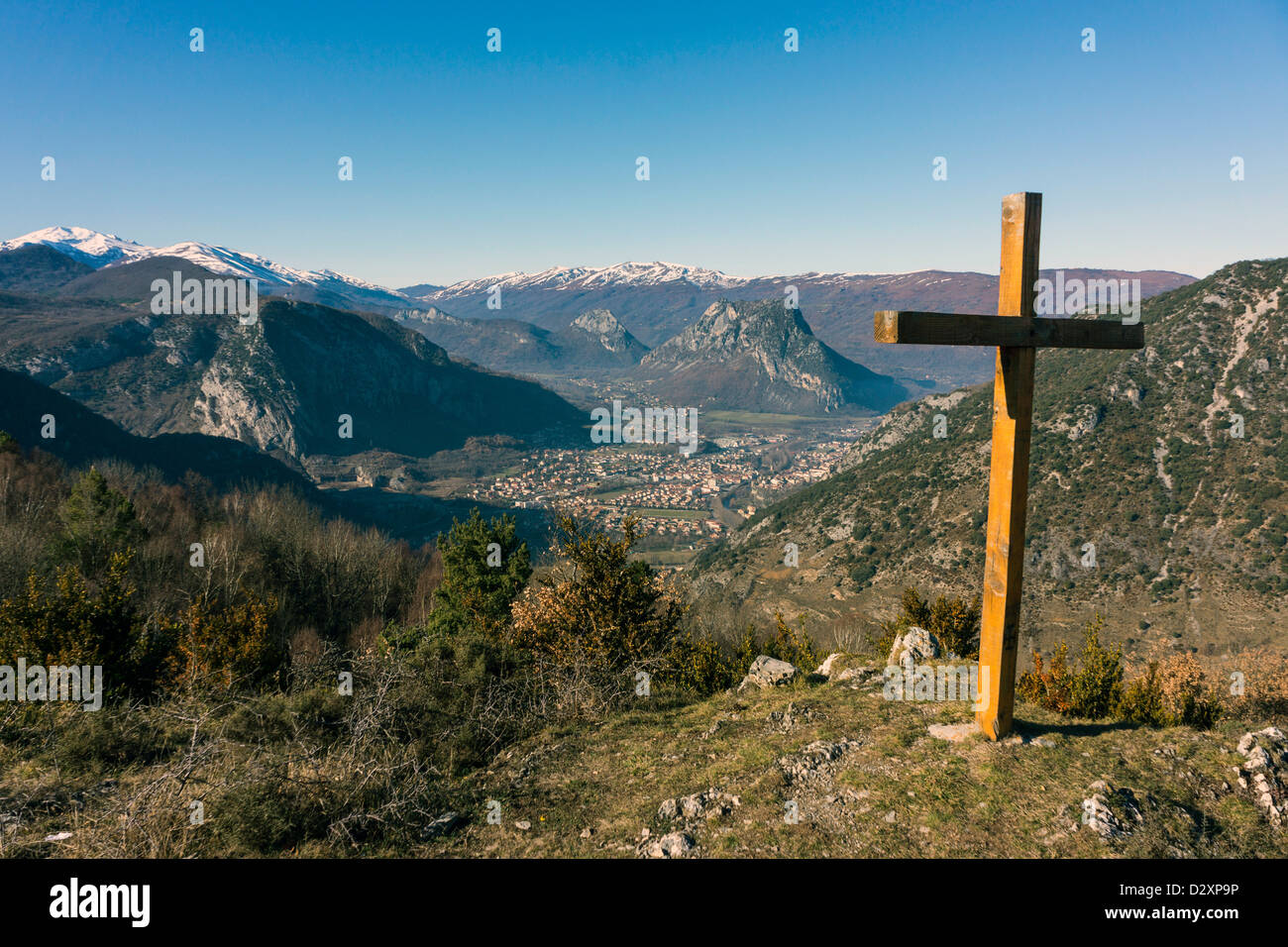 Wooden cross on mountain top hi-res stock photography and images - Alamy