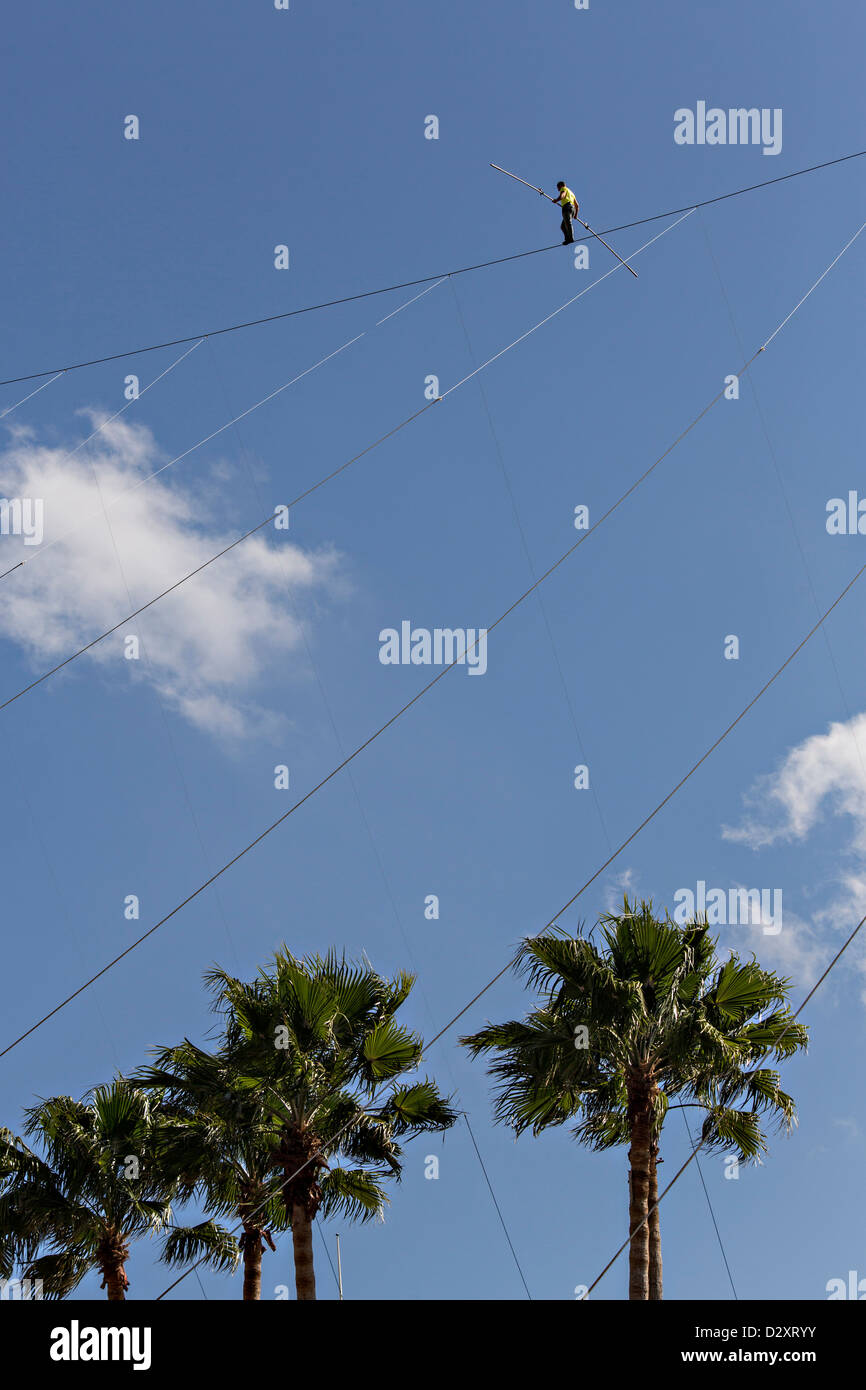 Famed daredevil Nik Wallenda walks a tightrope 200-feet over the ...