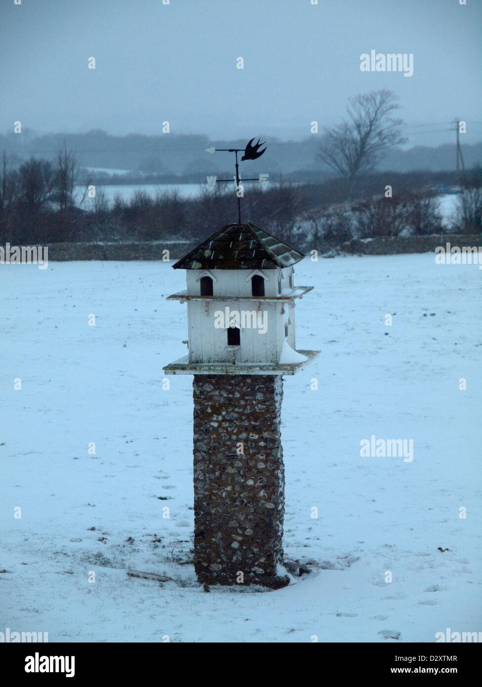 Snowy field england hi-res stock photography and images - Alamy
