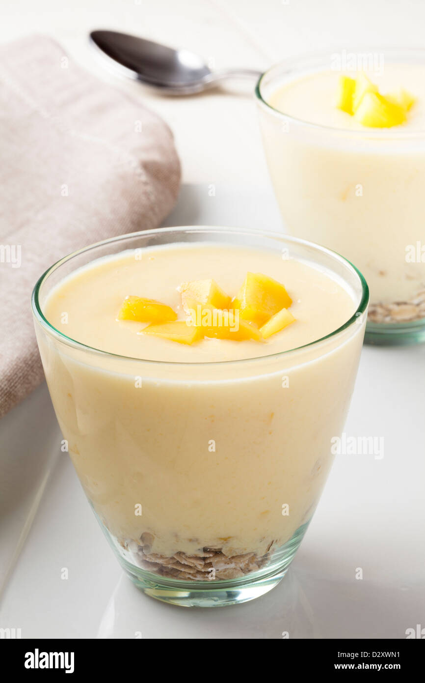 Mango and yoghurt Stock Photo - Alamy