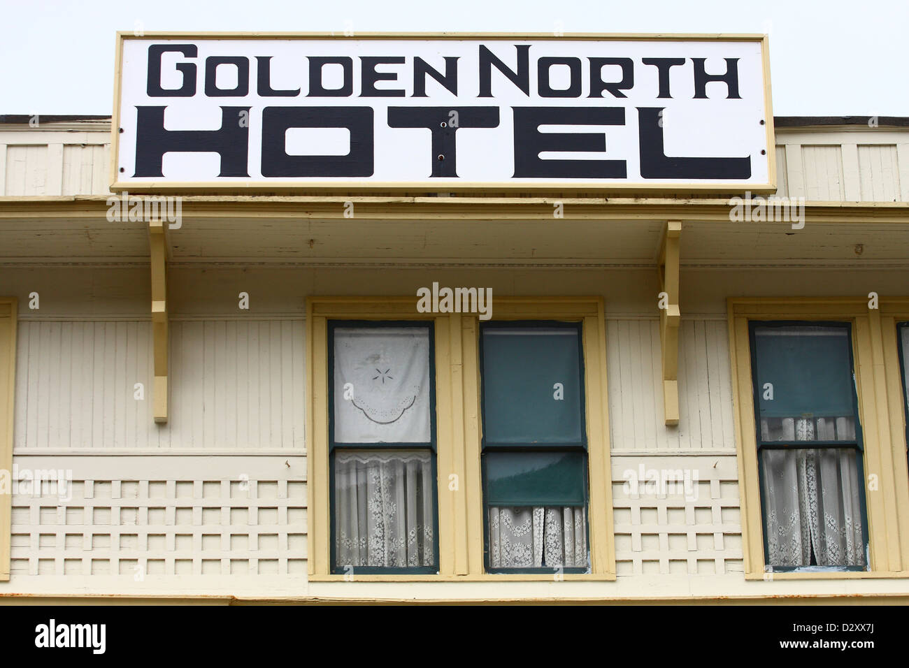 Golden hotel hi-res stock photography and images - Alamy