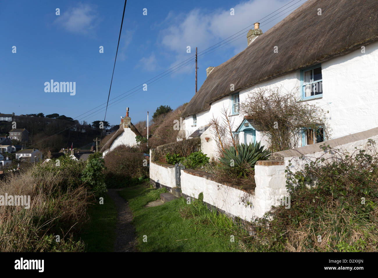 Cornwall cottage cliff hi-res stock photography and images - Alamy