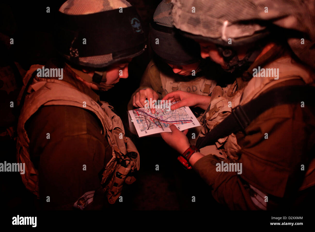 Israeli female soldiers from the Combat Intelligence Collection Corps ...