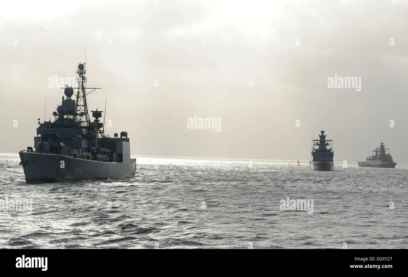 The frigate "Emden" and corvettes "Oldenburg" and "Braunschweig" leave ...