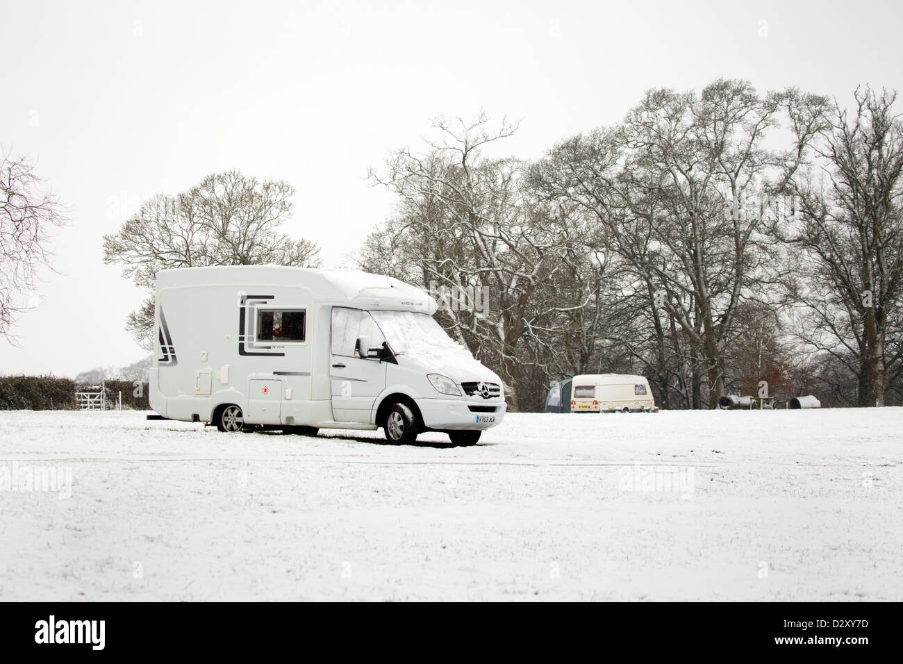 Camper van in snow hi-res stock photography and images - Alamy