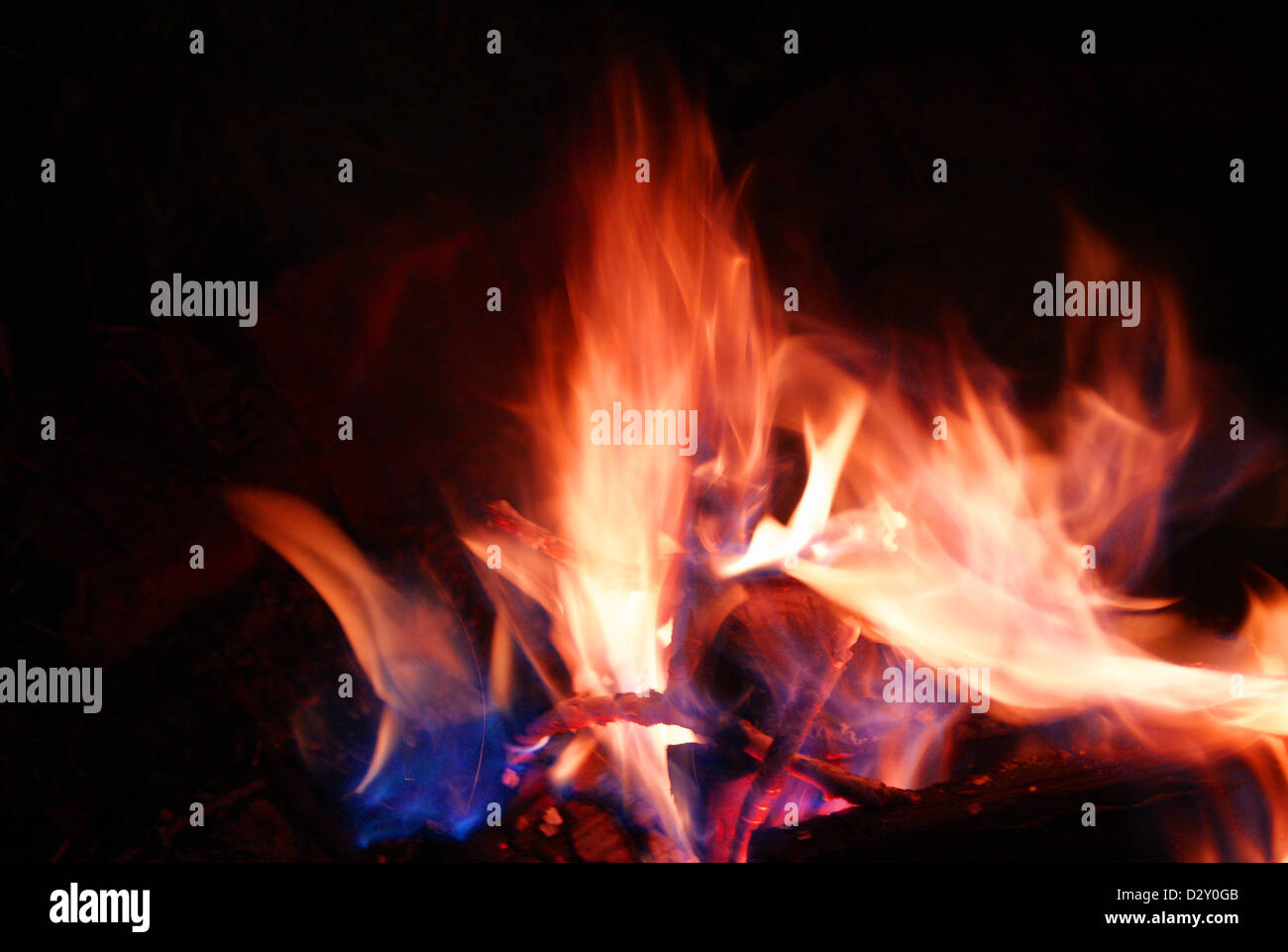 Live fireplace hi-res stock photography and images - Alamy