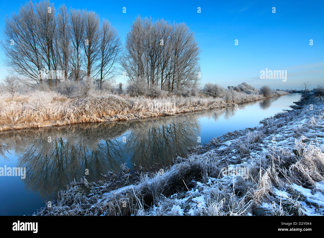 Hoare frost winter scene, river Welland, Peakirk village ...