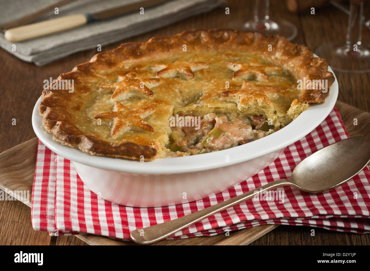 Rabbit pie Traditional food Stock Photo - Alamy