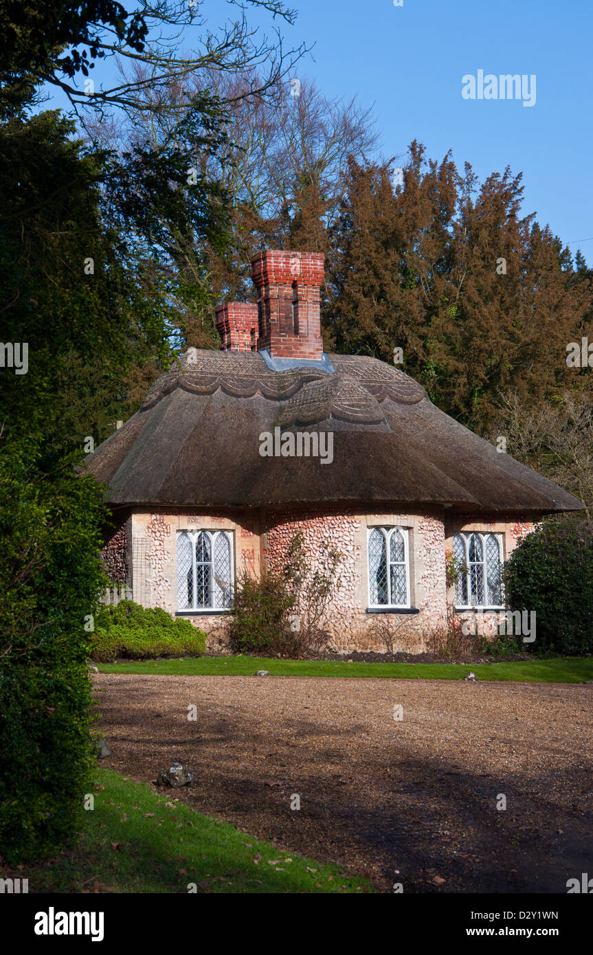 English lodge hi-res stock photography and images - Alamy