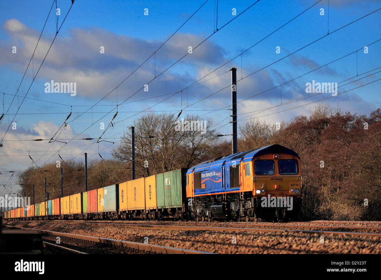 Metronet 66719 Diesel Powered Freight Train Pulling Wagons East Coast ...