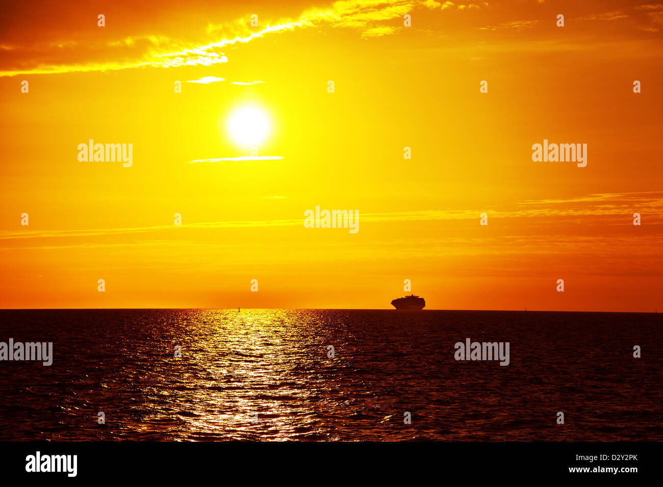 Container ship evening light hi-res stock photography and images - Alamy