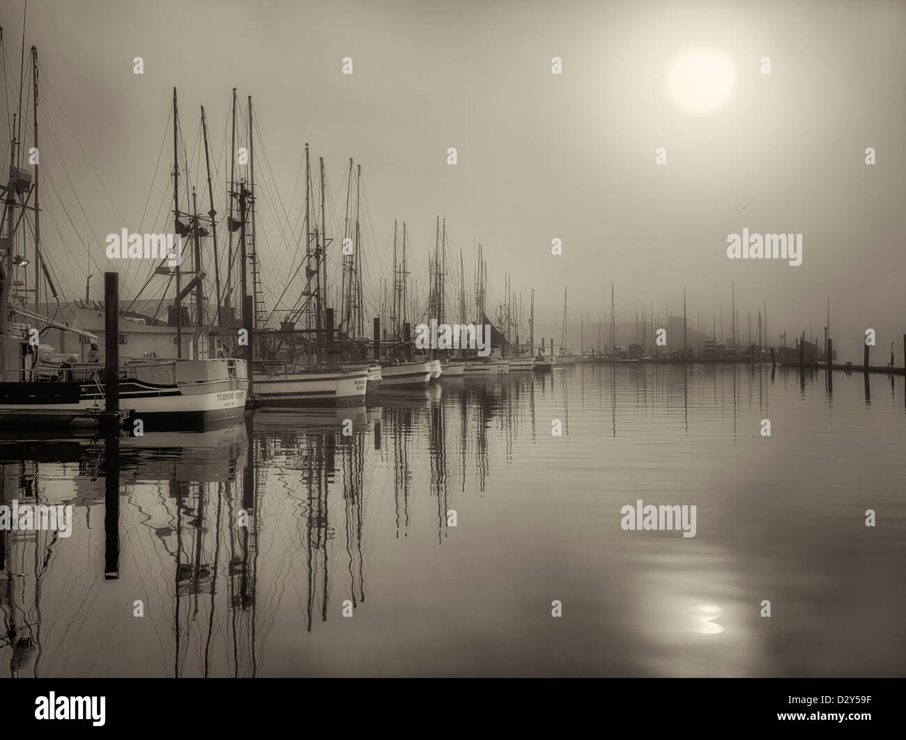 Fishing boats hi-res stock photography and images - Alamy