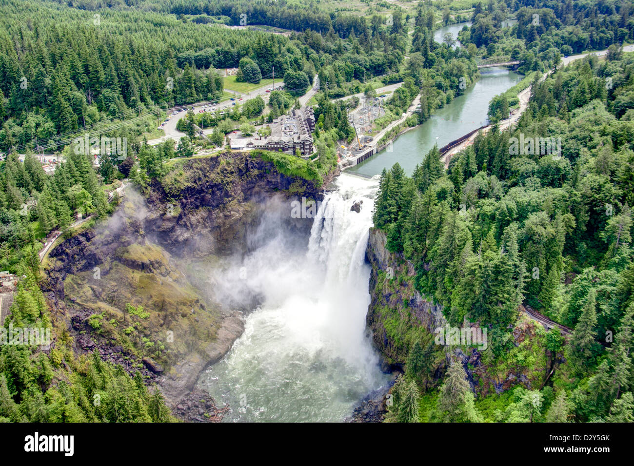 Falls lodge hi-res stock photography and images - Alamy