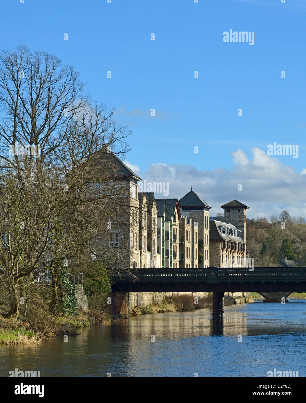 Victoria Bridge, The Riverside Hotel and Apartments and the River Kent ...