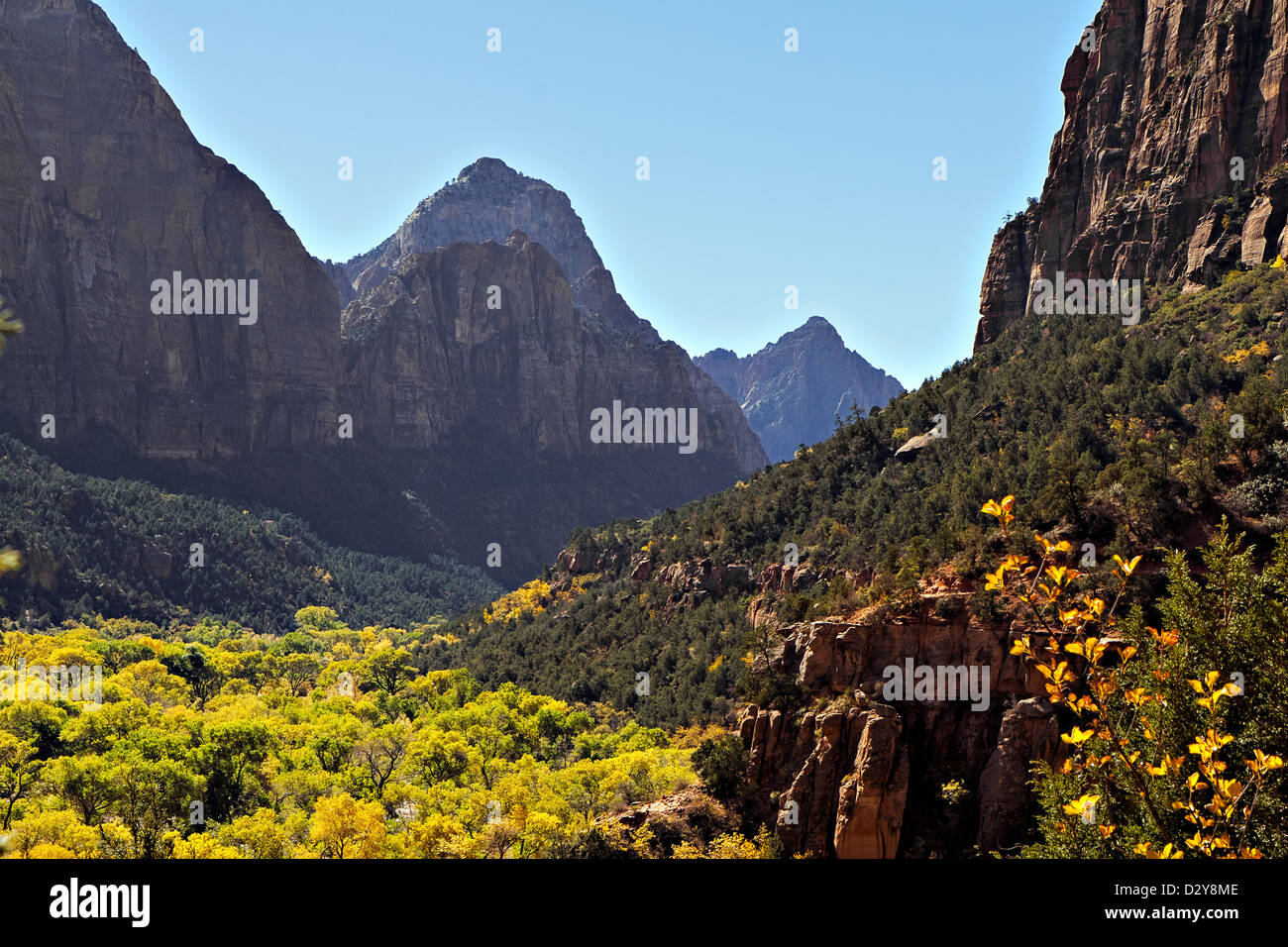 Coloured red rocks and mountains hi-res stock photography and images ...