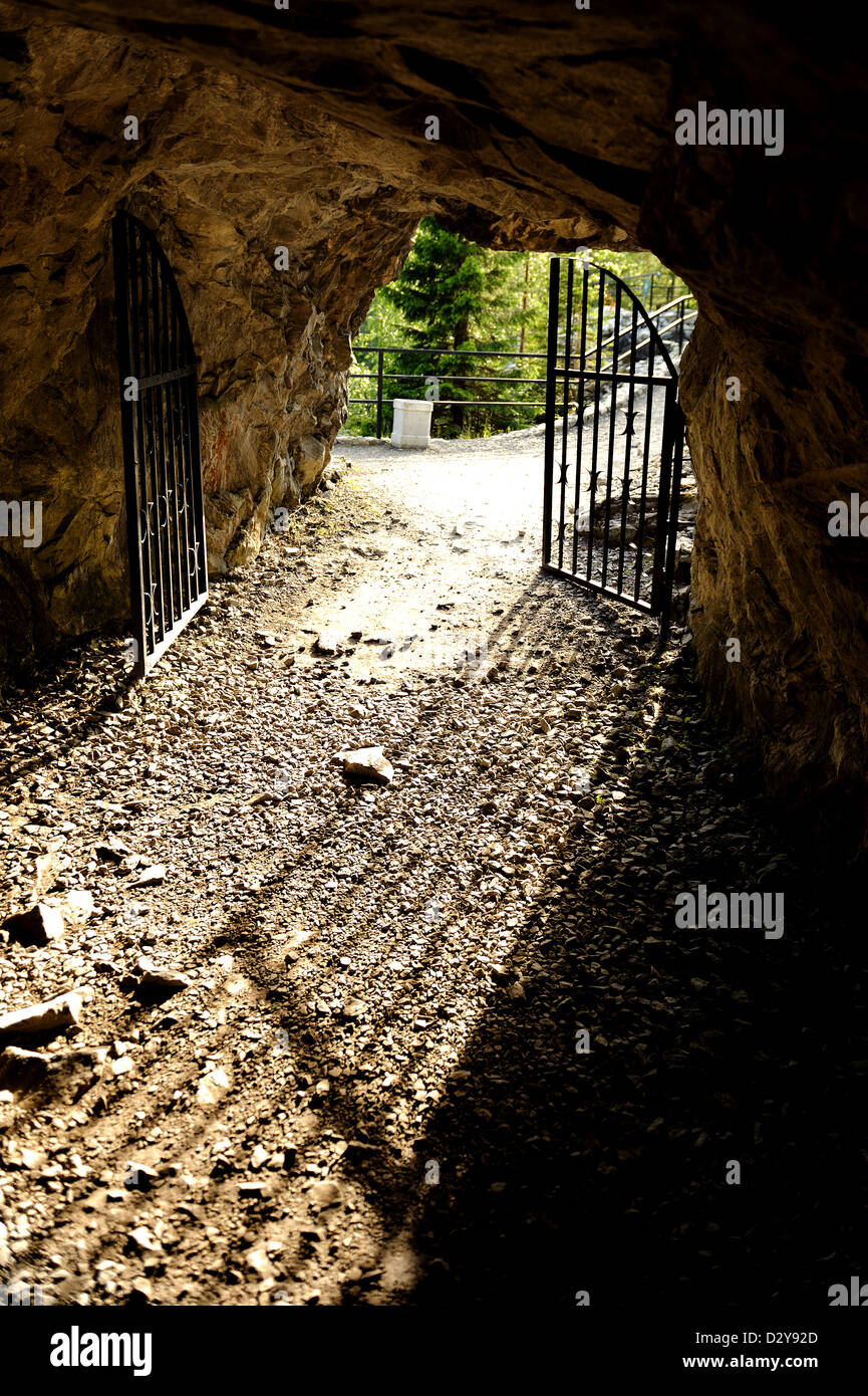 Underground marble cave hi-res stock photography and images - Alamy