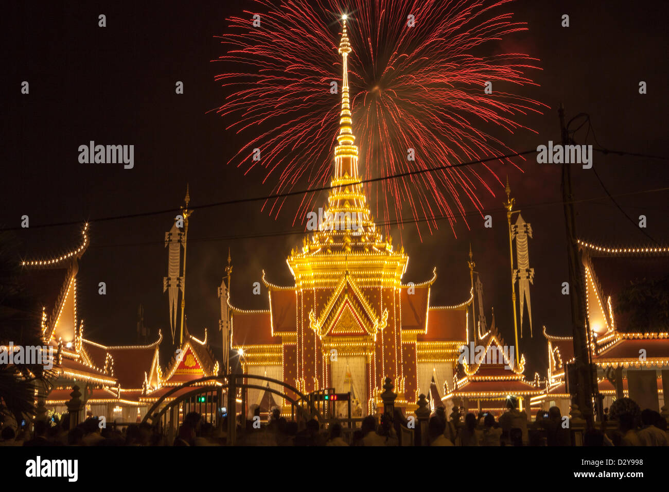Phnom Penh, Cambodia, 4th February 2013. Fireworks on the river just ...