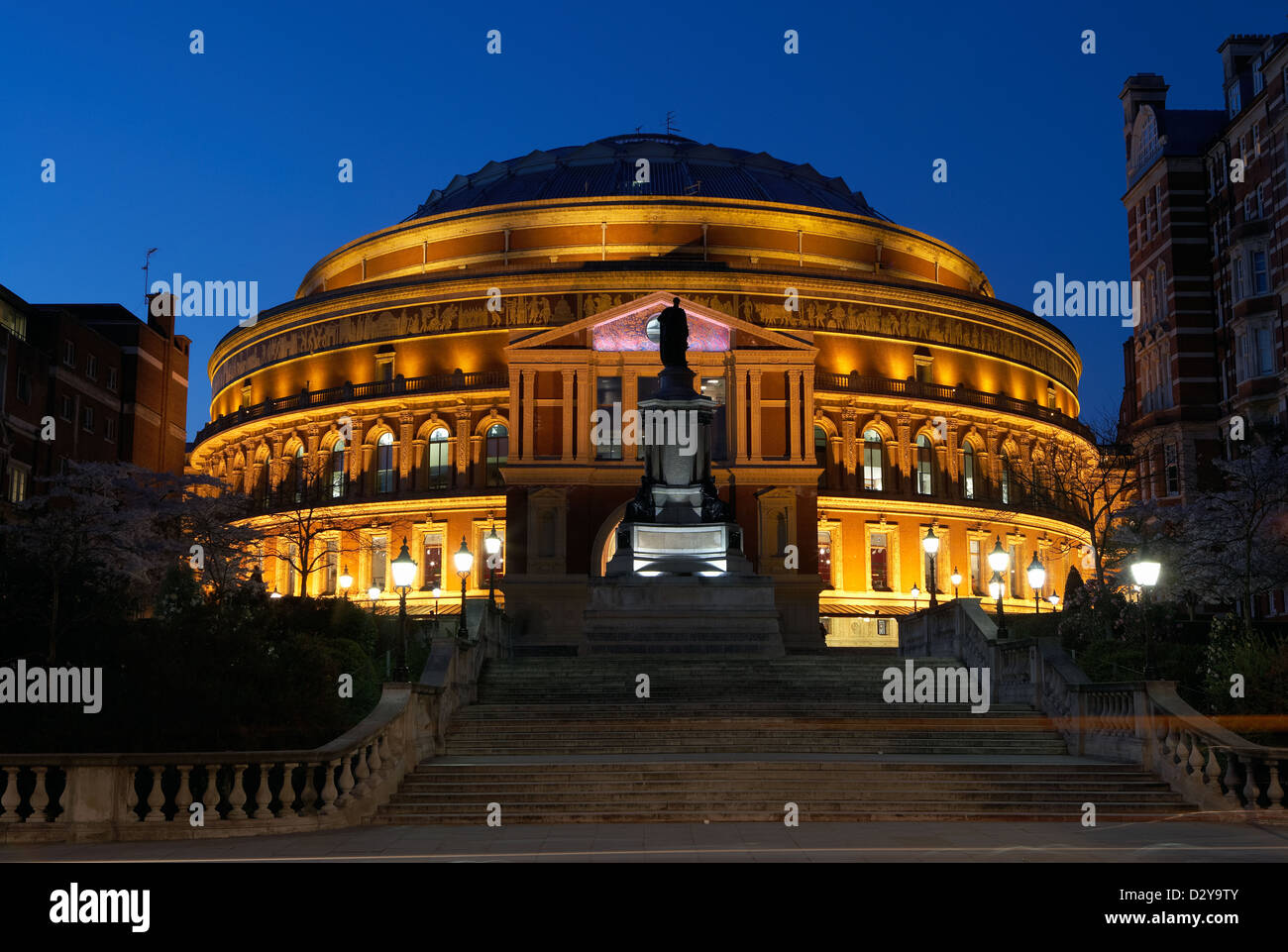 Victorian house london and night hi-res stock photography and images ...