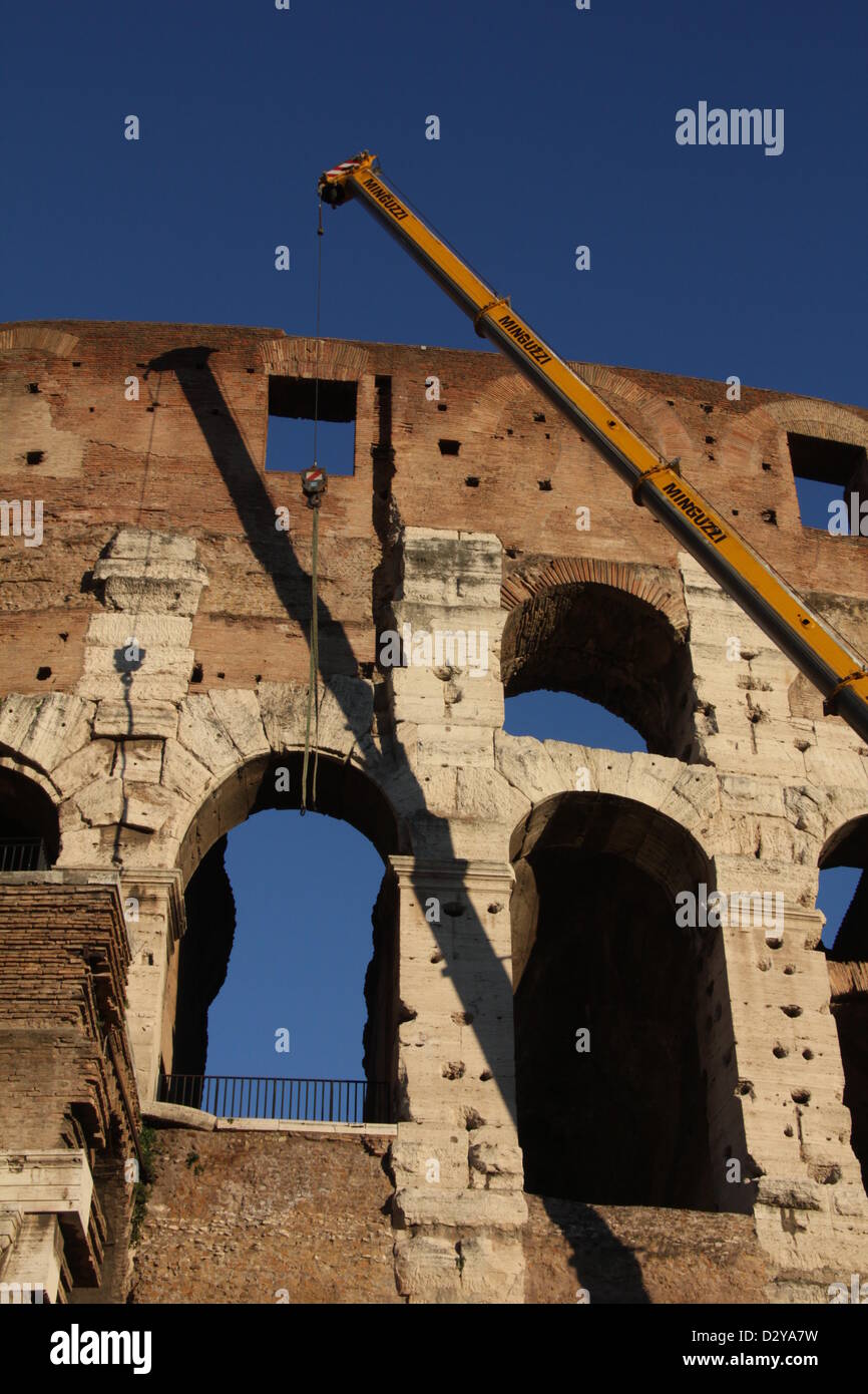 Colosseum lift hi-res stock photography and images - Alamy