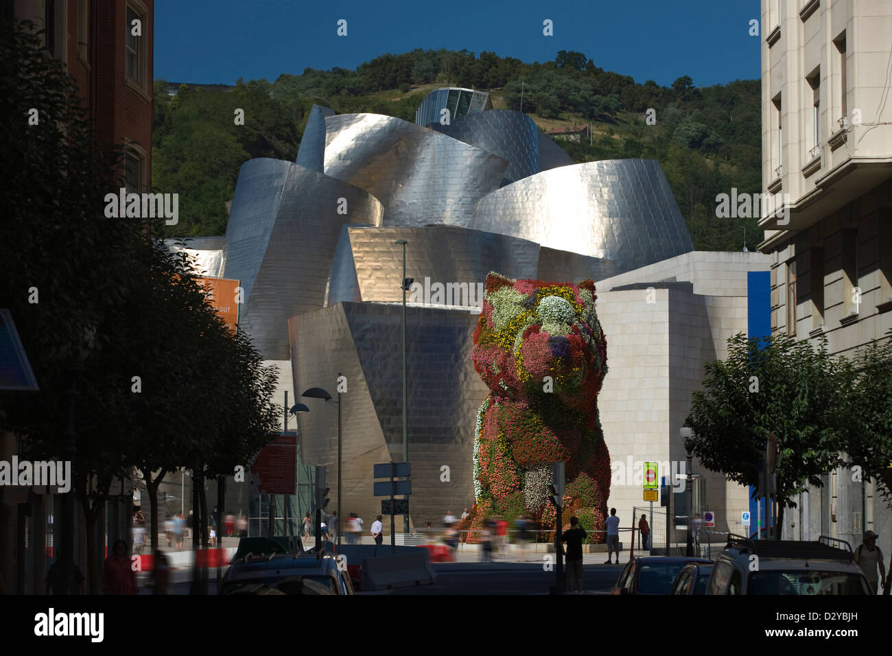 JEFF KOONS PUPPY DOG SCULPTURE GUGGENHEIM MUSEUM OF MODERN ART (©FRANK ...