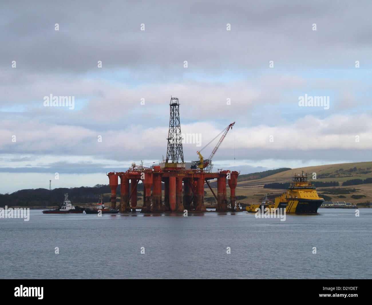 The Semi-Sub Oil Rig "Borgston Dolphin" being maneuvered from the dry ...