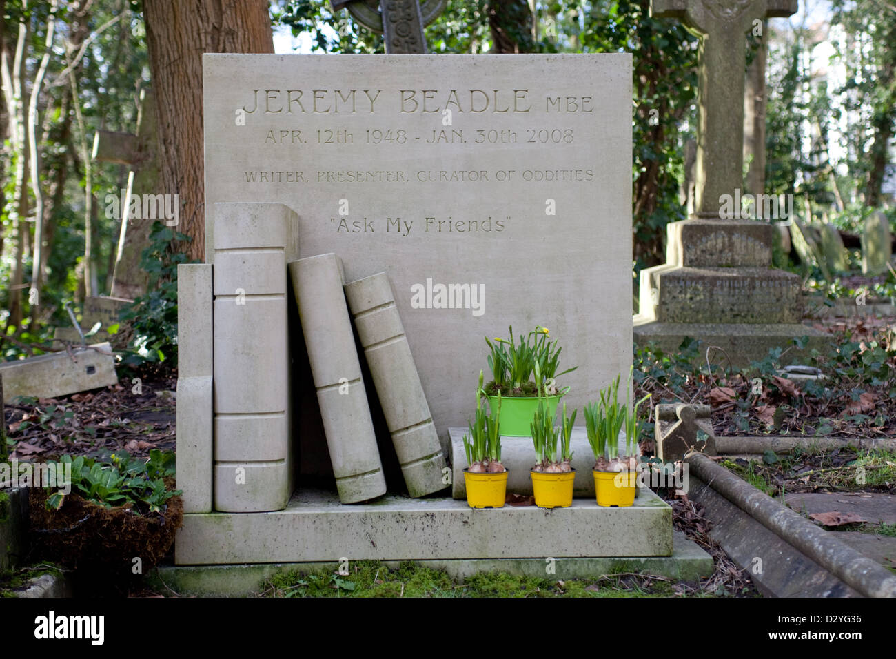 The grave of TV presenter Jeremy Beadle, Highgate cemetery London UK Stock Photo - Alamy