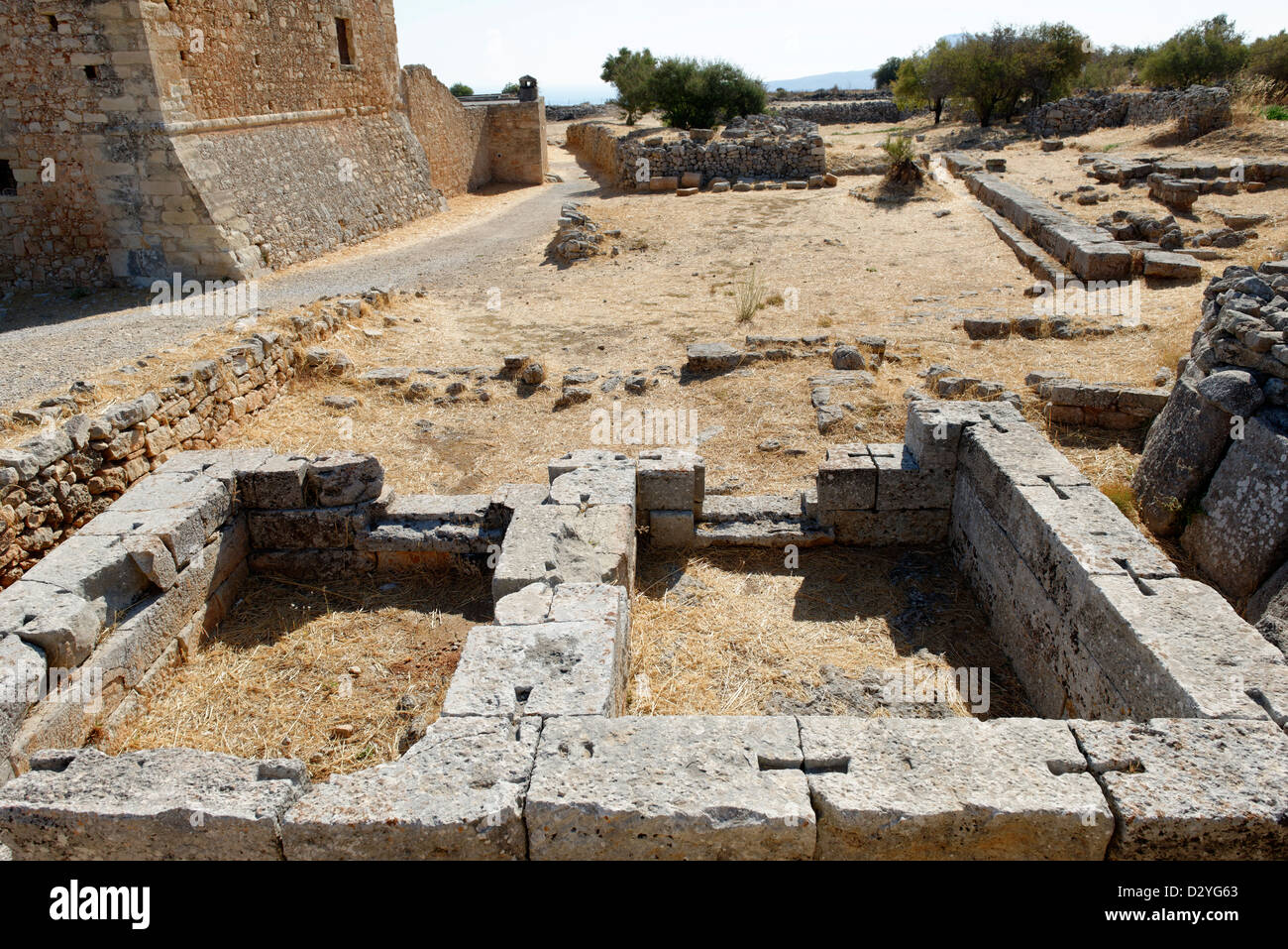 Ancient greek monuments hi-res stock photography and images - Alamy