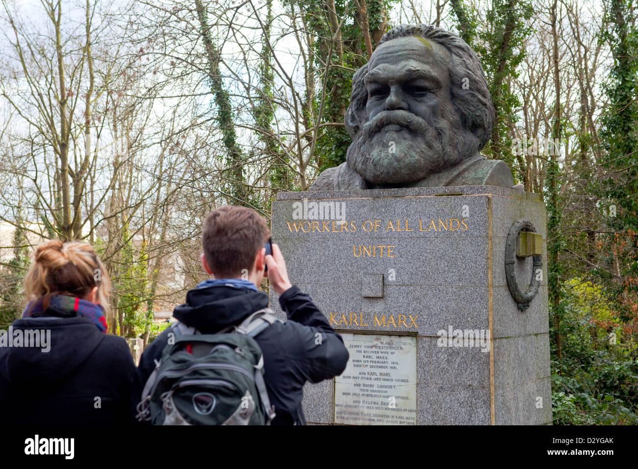 Tomb of Karl Marx, Highgate cemetery London UK Stock Photo - Alamy