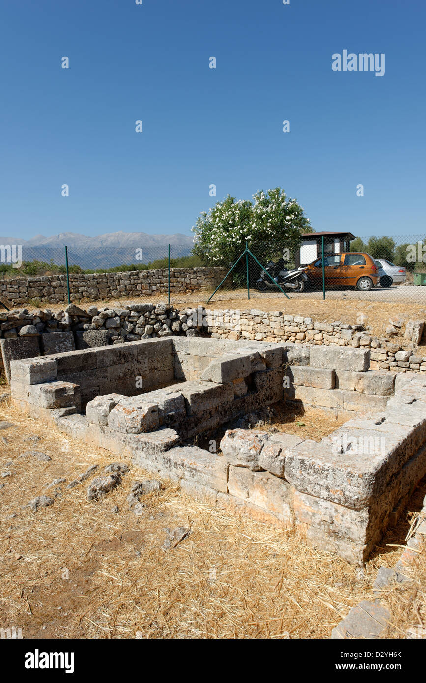 Ancient greek monuments hi-res stock photography and images - Alamy