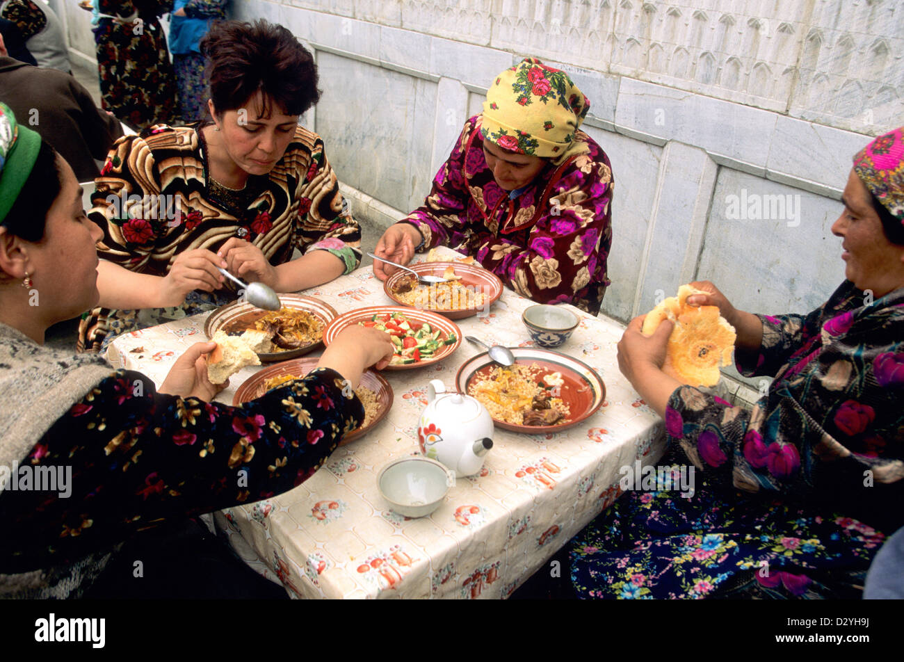 Restaurant in Samarkand. Uzbekistan Stock Photo - Alamy