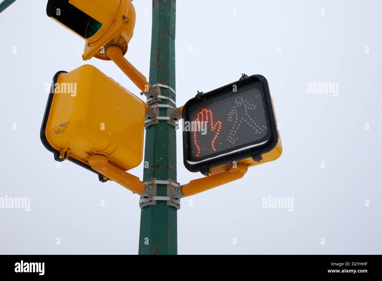 Pedestrian stop hand red hi-res stock photography and images - Alamy