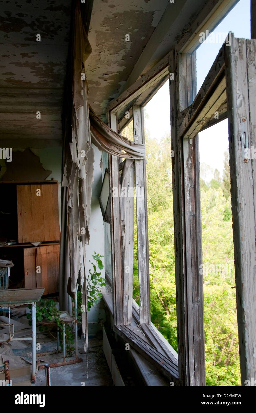 Chernobyl disaster results. Abandoned school Stock Photo - Alamy