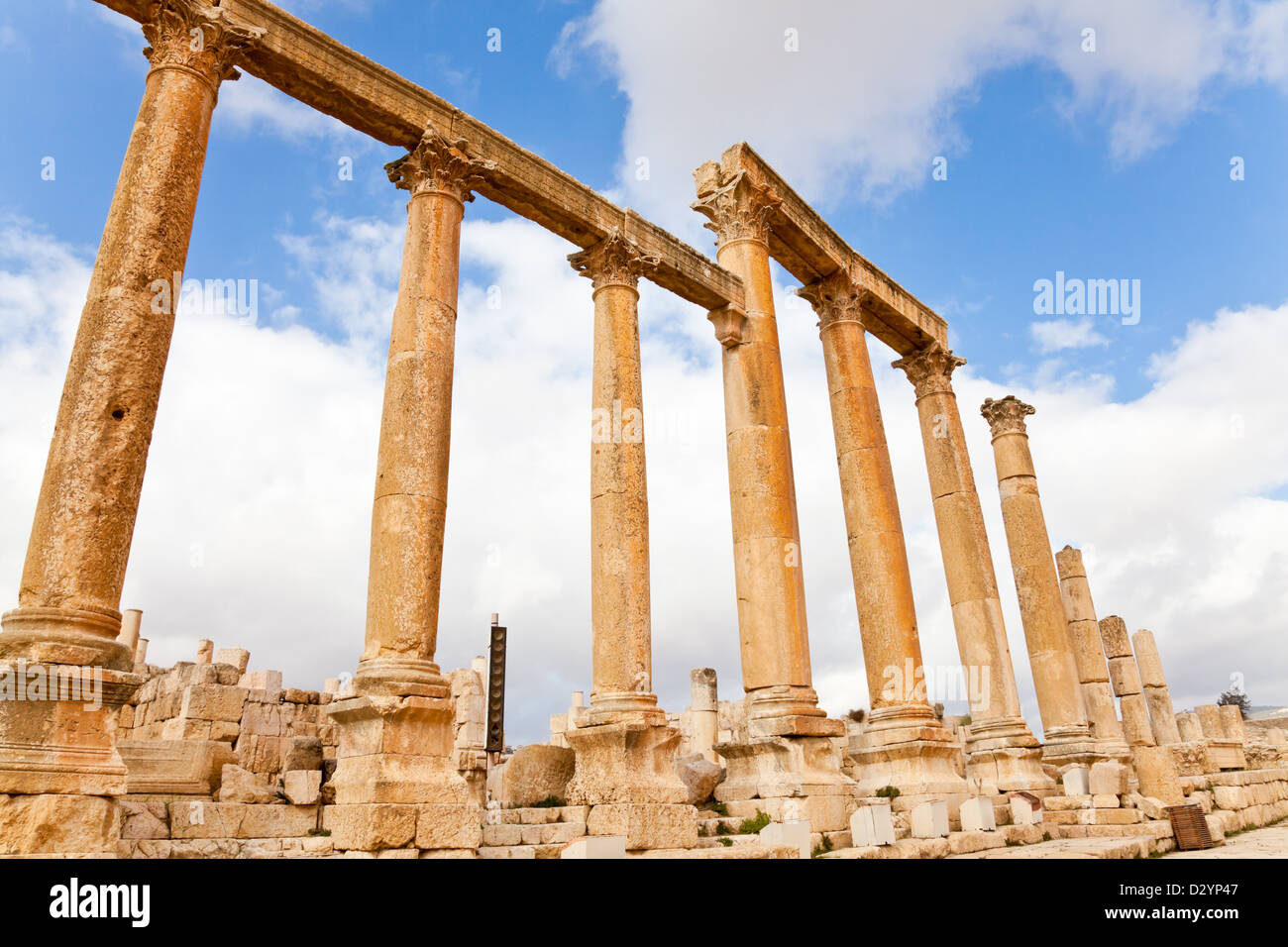 Colonnaded building hi-res stock photography and images - Alamy