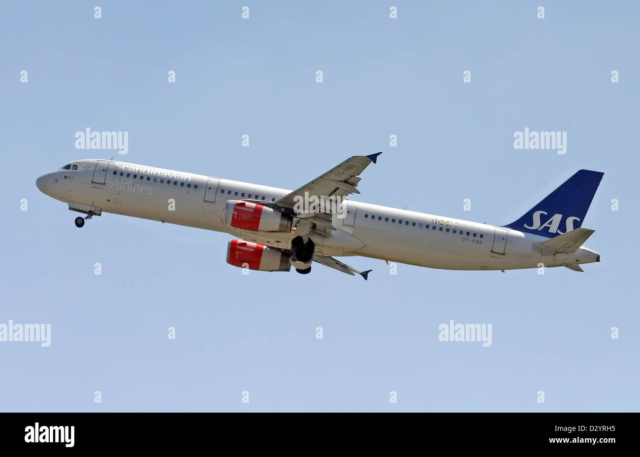 Sas airbus a321 hi-res stock photography and images - Alamy